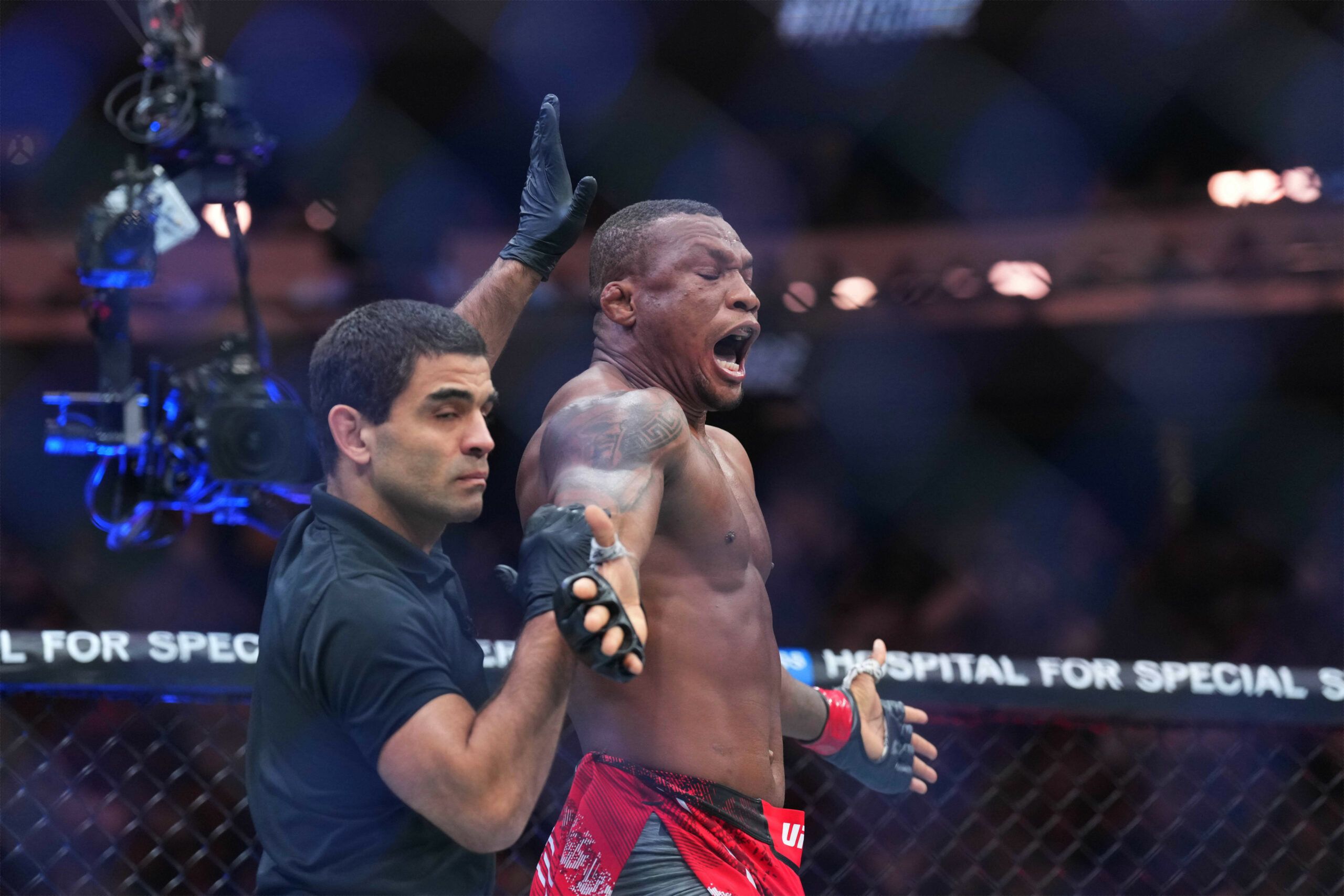 Jailton Almeida def. Alexandr Romanov at UFC 302: Best…