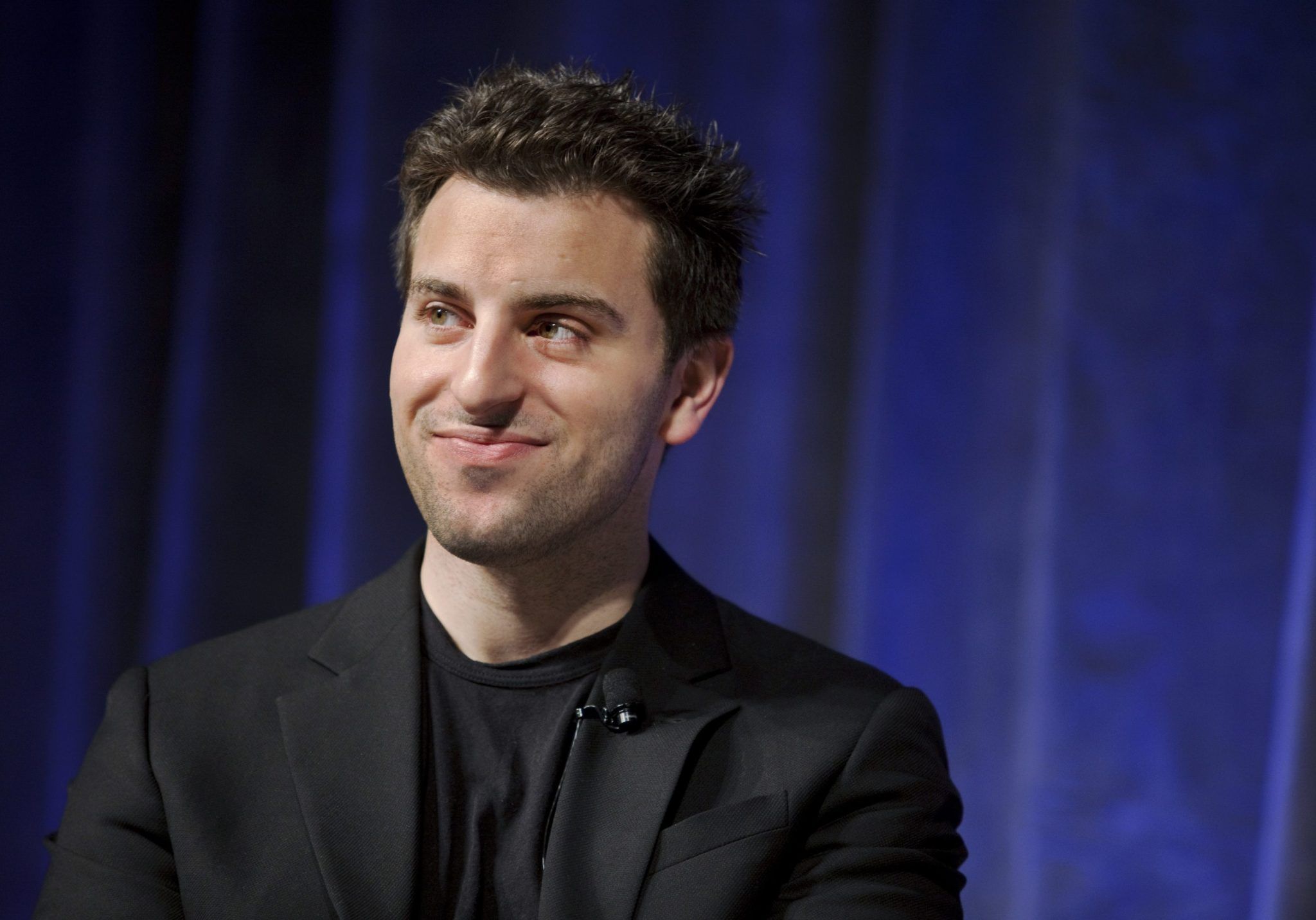 Airbnb CEO reflects on fumbled messaging during…