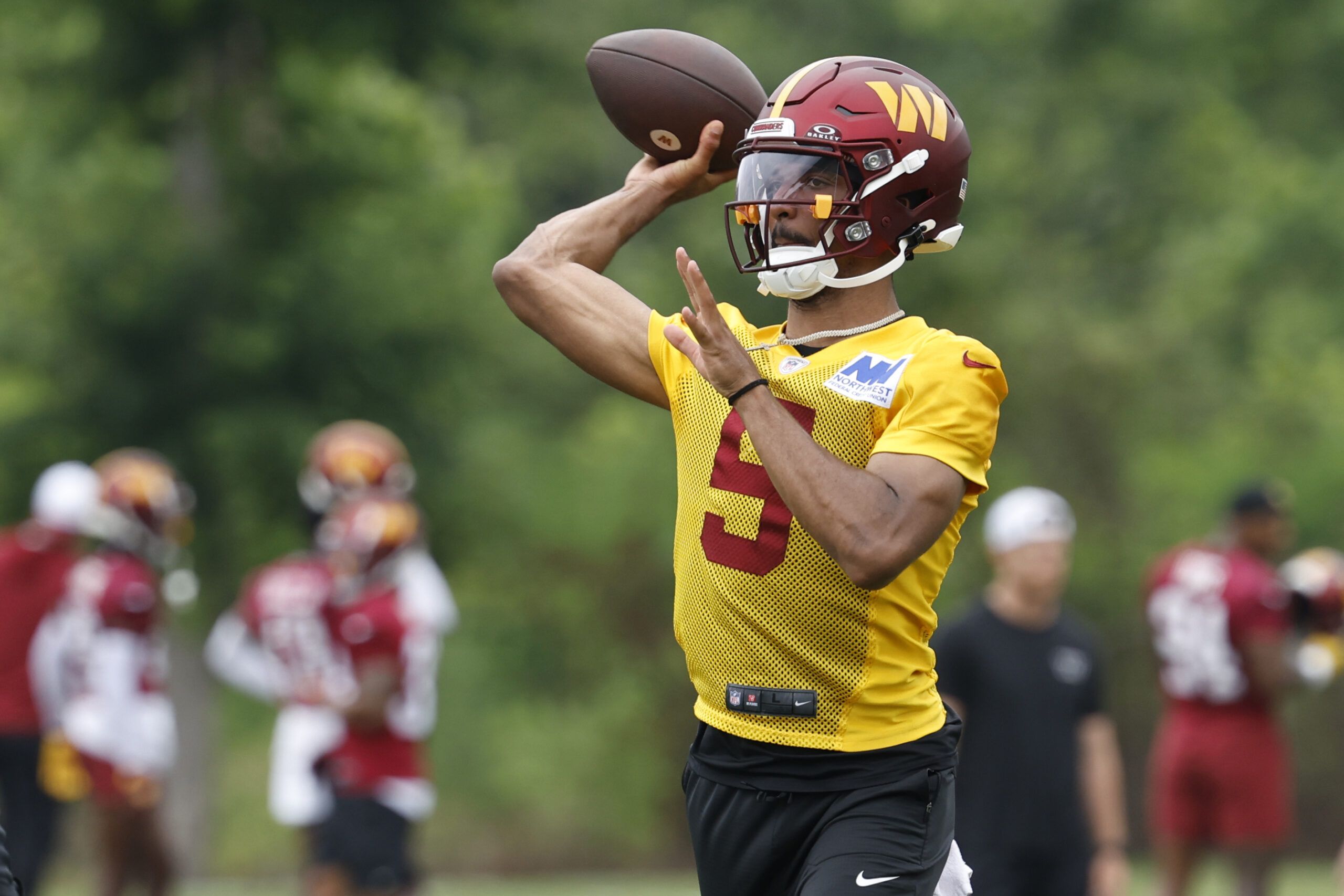 WATCH: Commanders QB Jayden Daniels throws out first… WATCH: Commanders QB Jayden Daniels throws out first…