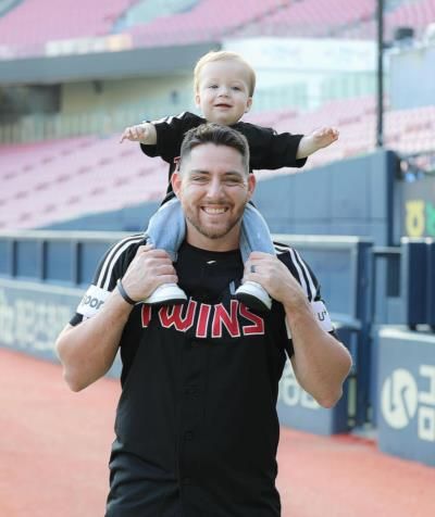 Austin Dean And Son: A Heartwarming Champion Connection