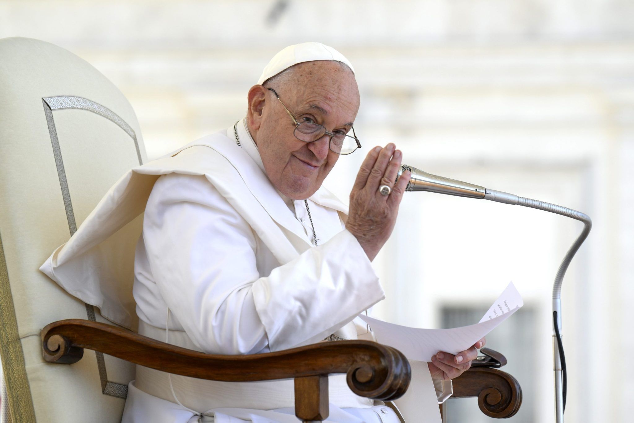 Pope Francis becomes the first of his title to attend…