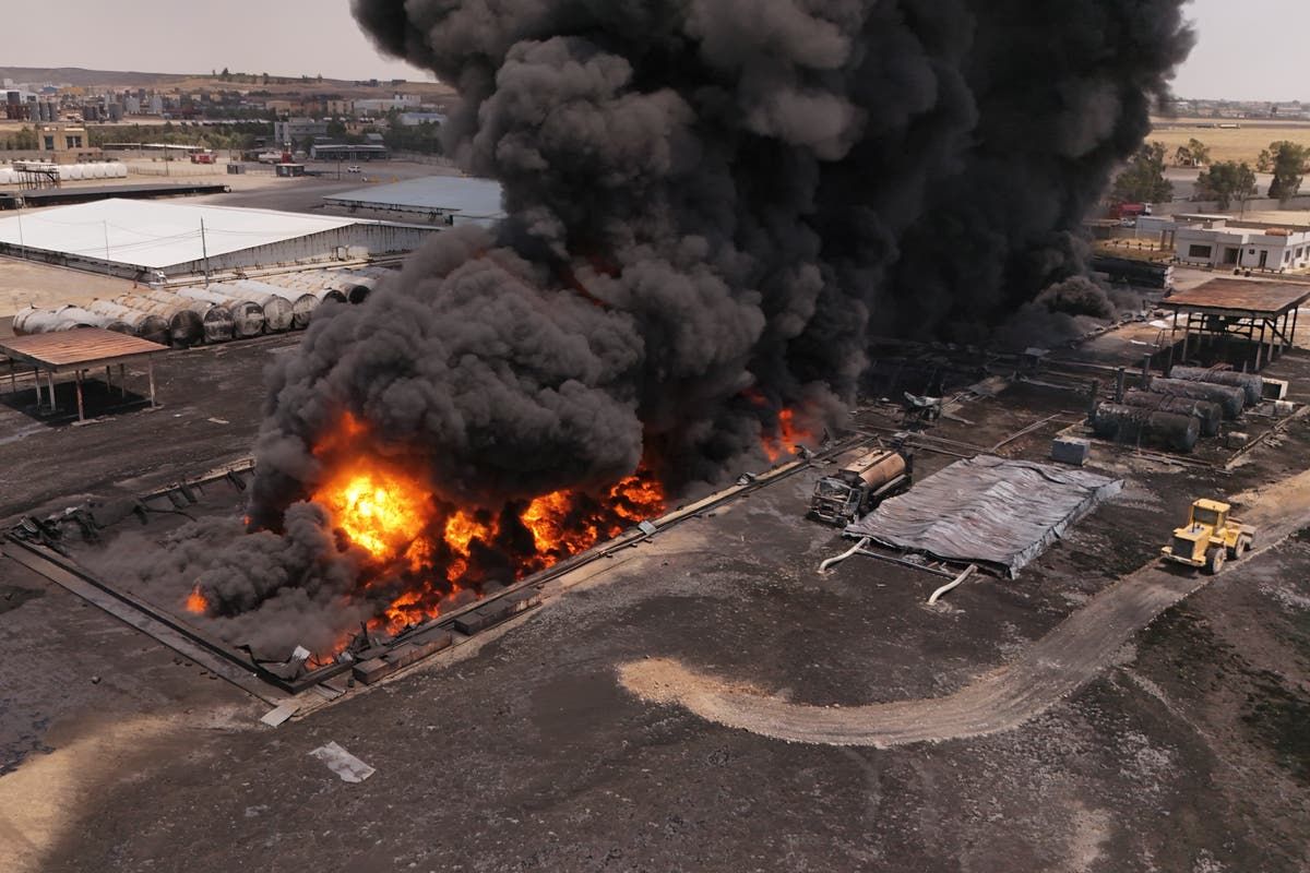 Firefighters battle massive fire at northern Iraq oil…