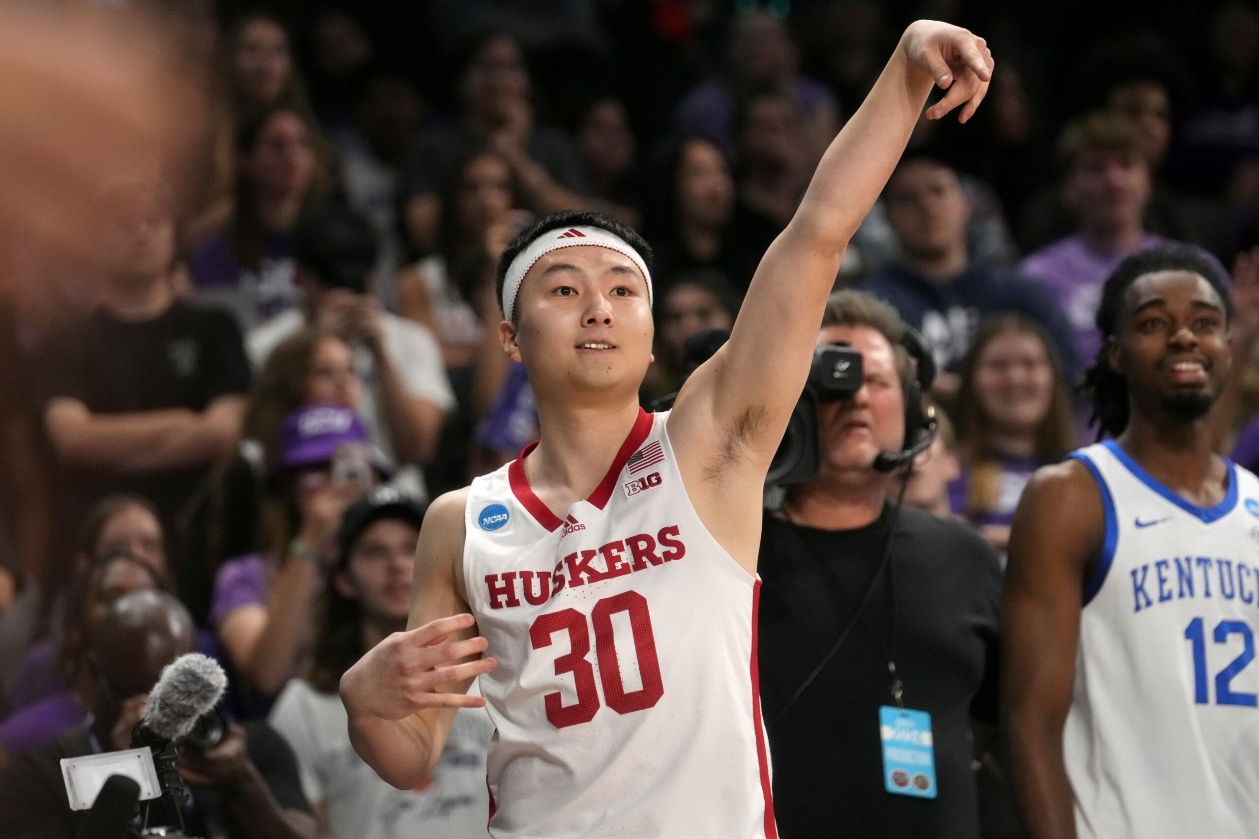 Curry Brand signs Japanese guard Keisei Tominaga