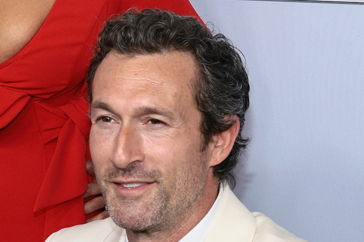 Aaron Lazar attends 2024 Tony Awards in wheelchair…