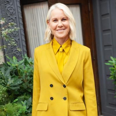 Rennae Stubbs Shines In Vibrant Yellow Attire With…