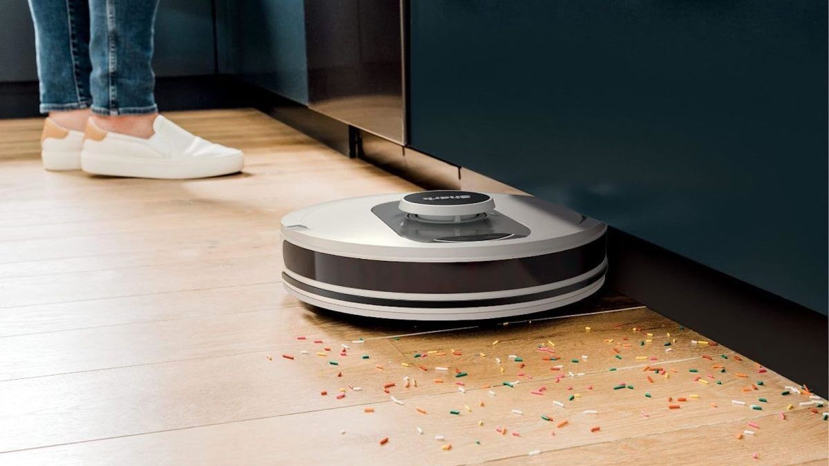 Amazon's top-selling robot vacuum that makes shoppers'…