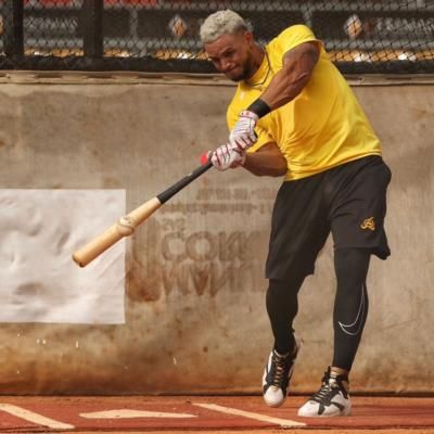 Juan Lagares Demonstrates Focus And Skill In Batting…