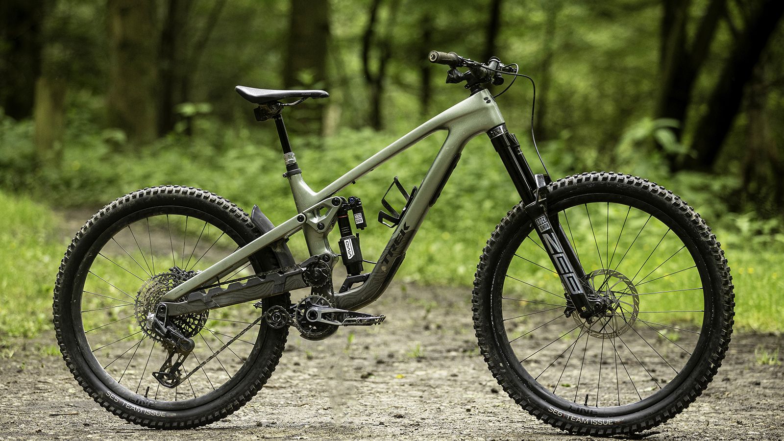 Trek Slash 9.9 Gen 6 review – a high pivot and idler…