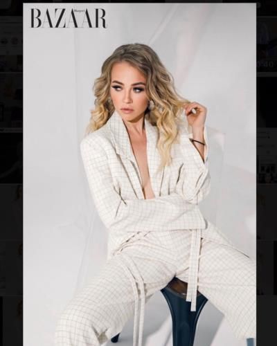 Ellen Alexander Stuns In Elegant White Attire…