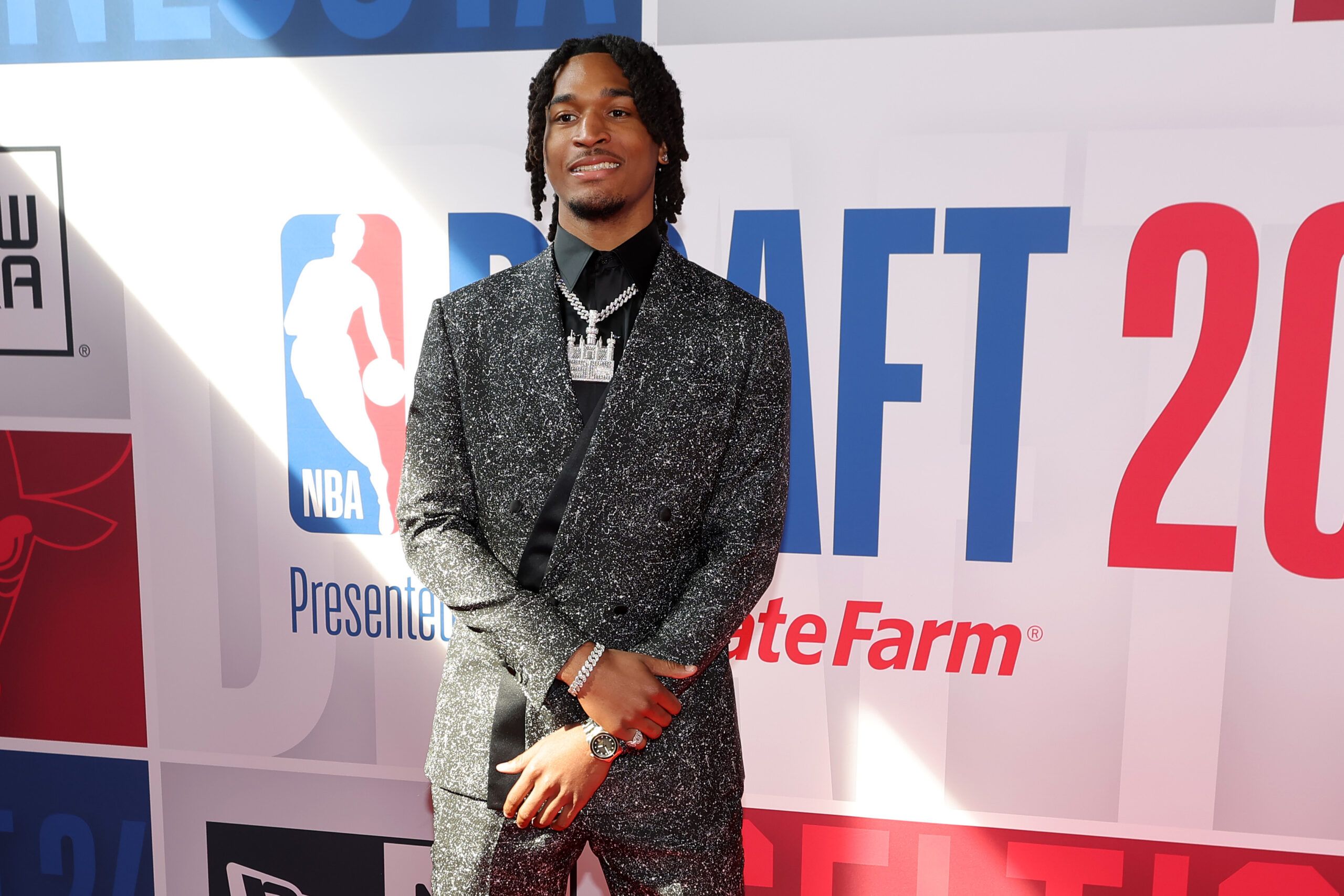 Stephon Castle wore an awesome castle chain piece to…