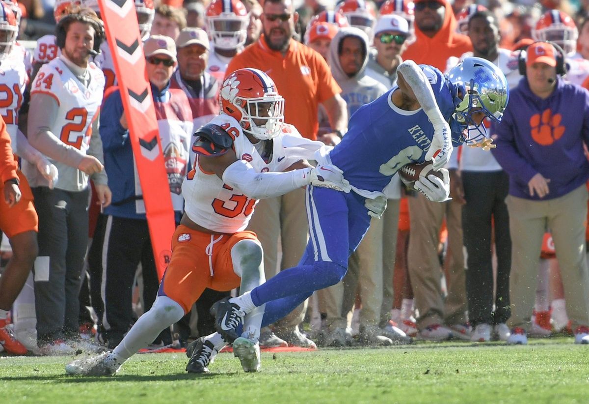 Ravens waive rookie WR Tayvion Robinson