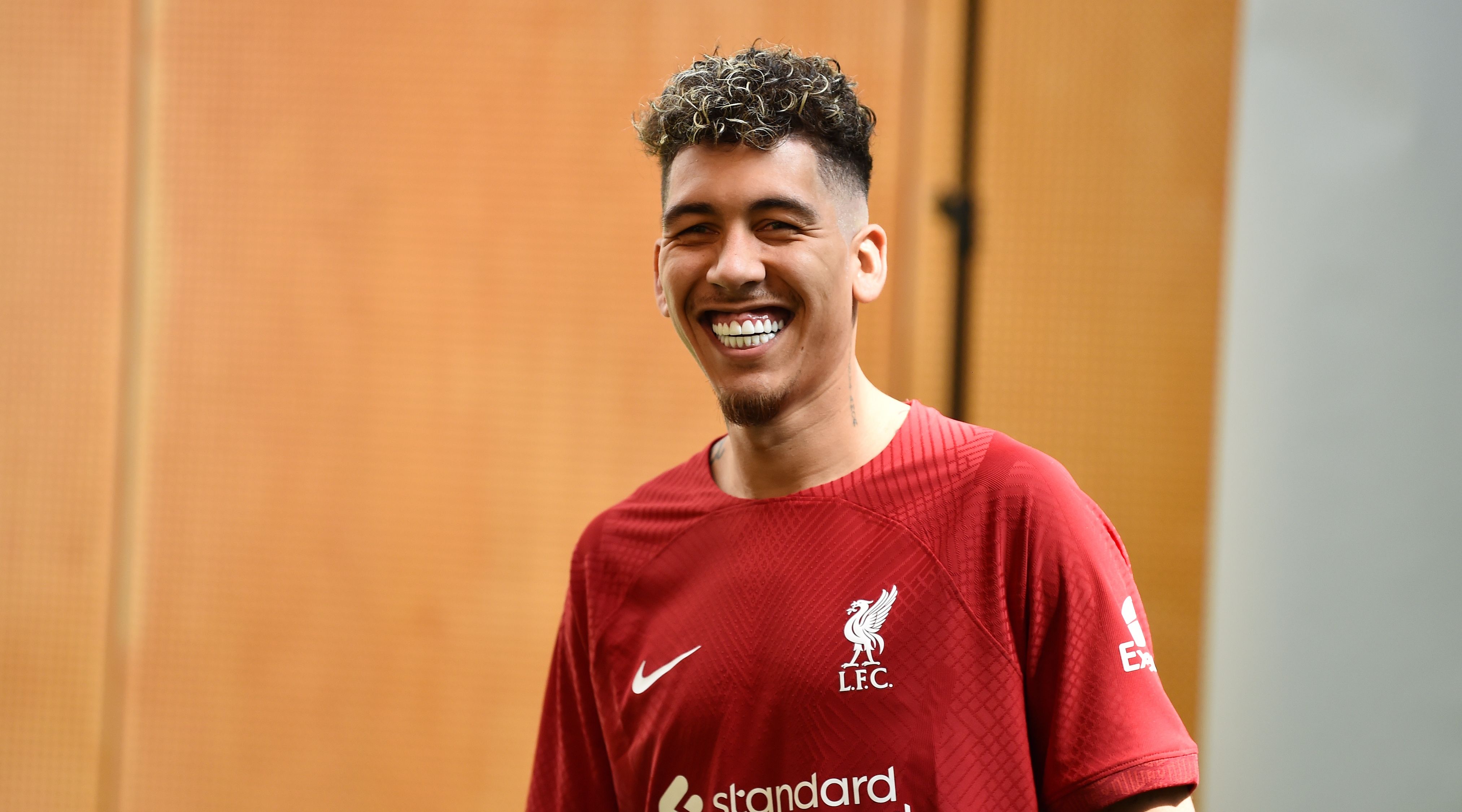 Robert Firmino sends football world into meltdown…