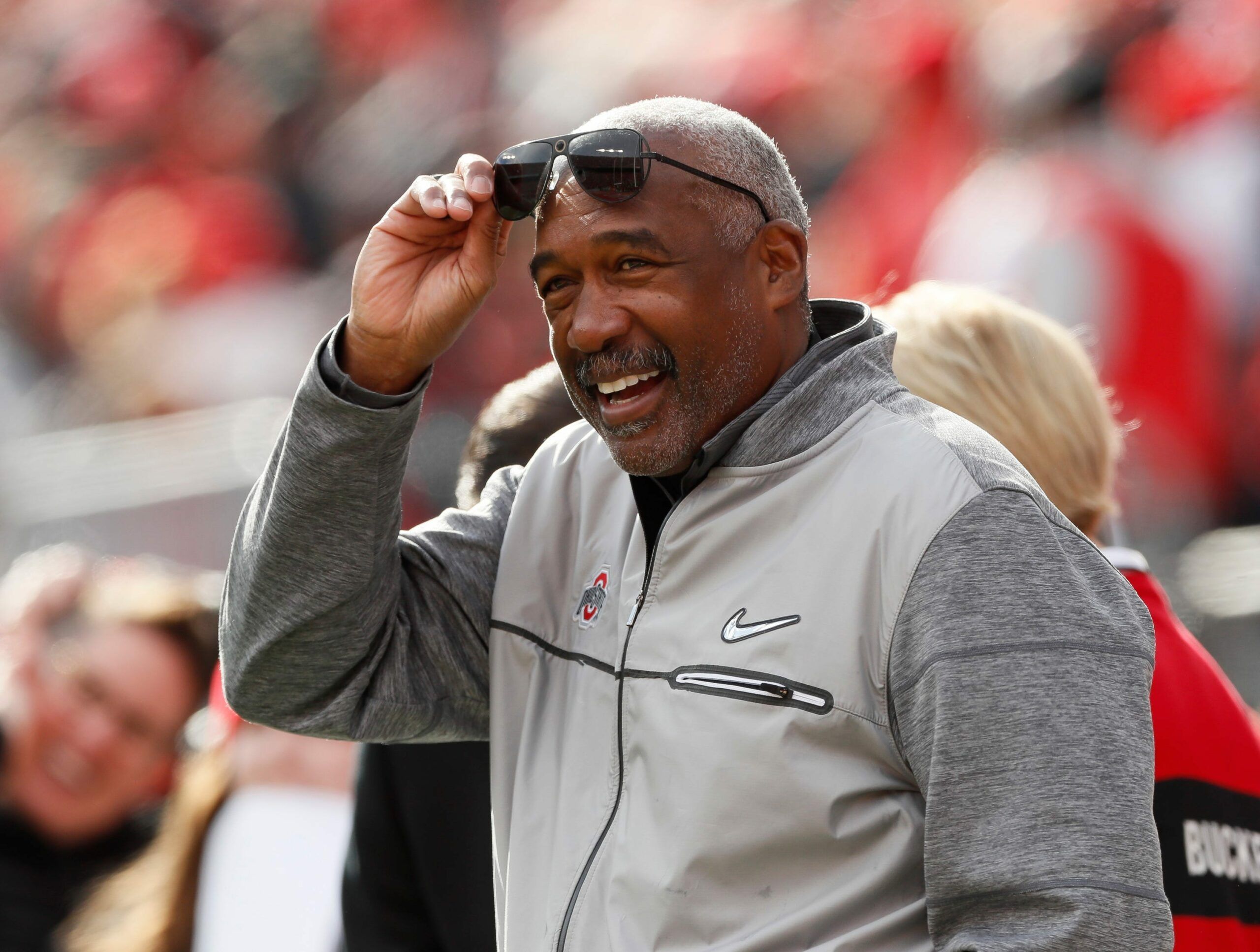 Outgoing Ohio State AD Gene Smith shares heartfelt…