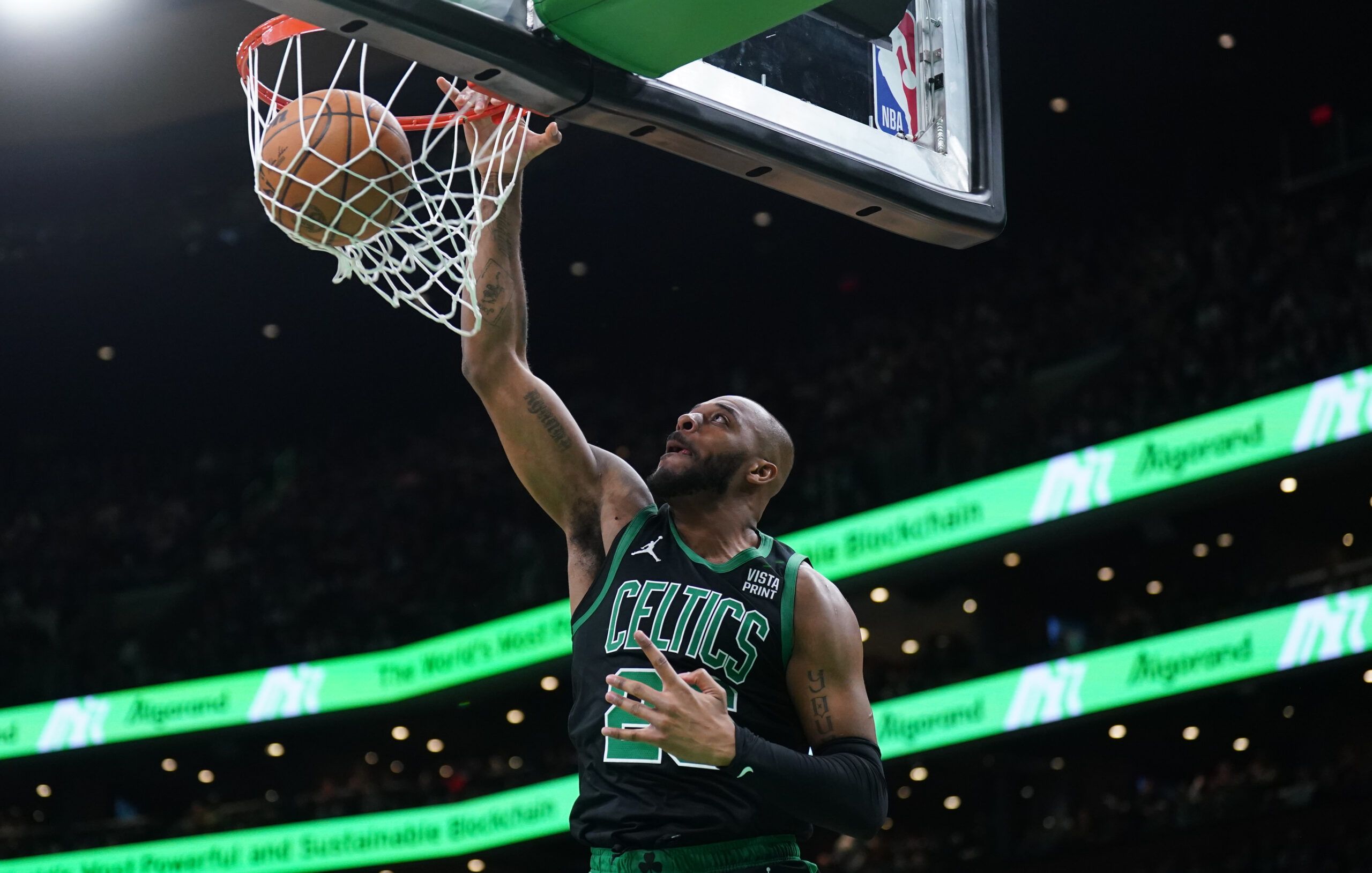 Boston Celtics sign Xavier Tillman Sr. to two-year…