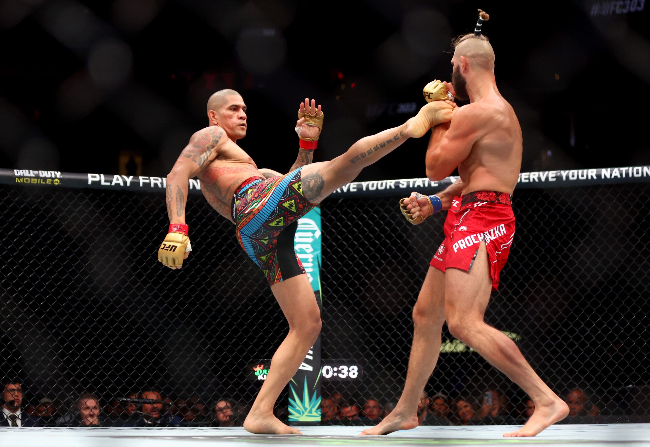 Daniel Cormier gives current UFC light heavyweights…