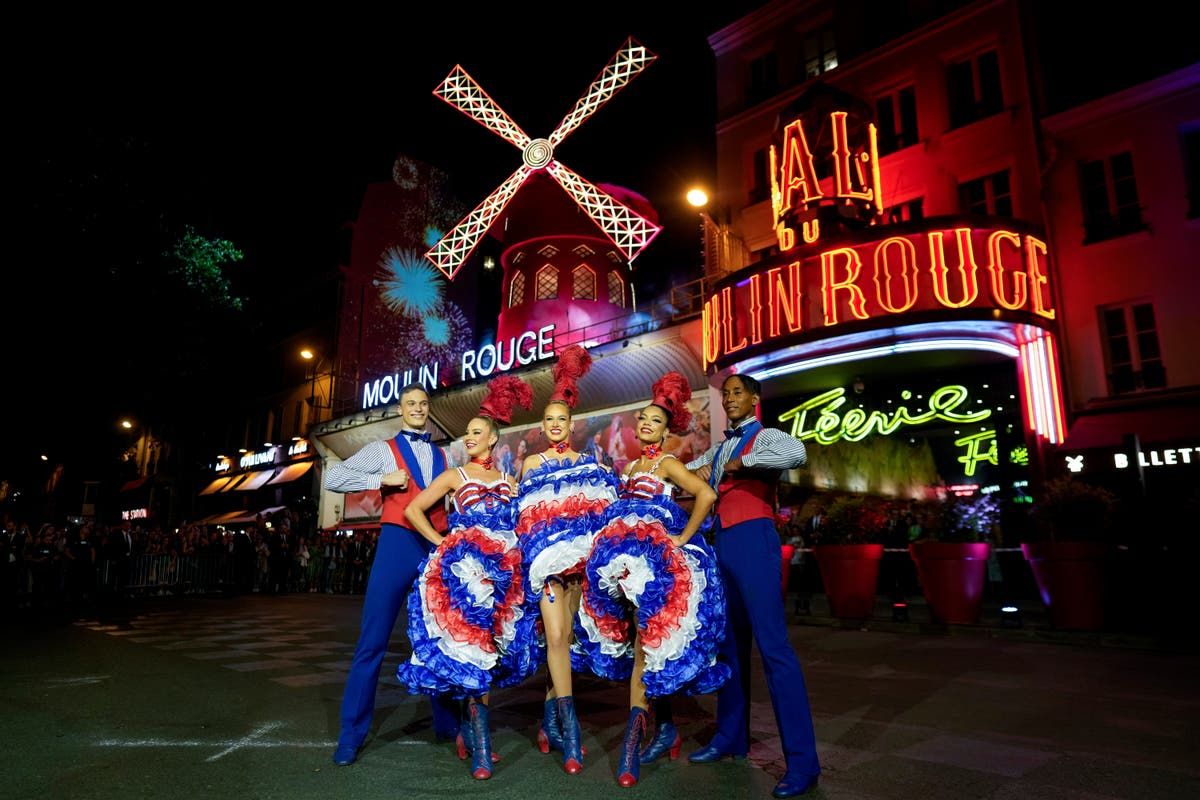 Moulin Rouge cabaret’s iconic red windmill restored…