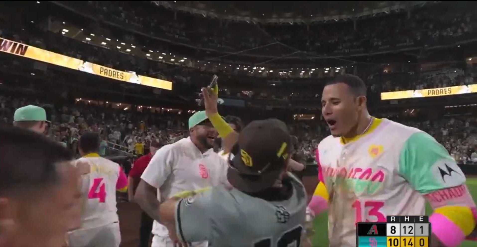 A Padres fan shocked Manny Machado by trying to…