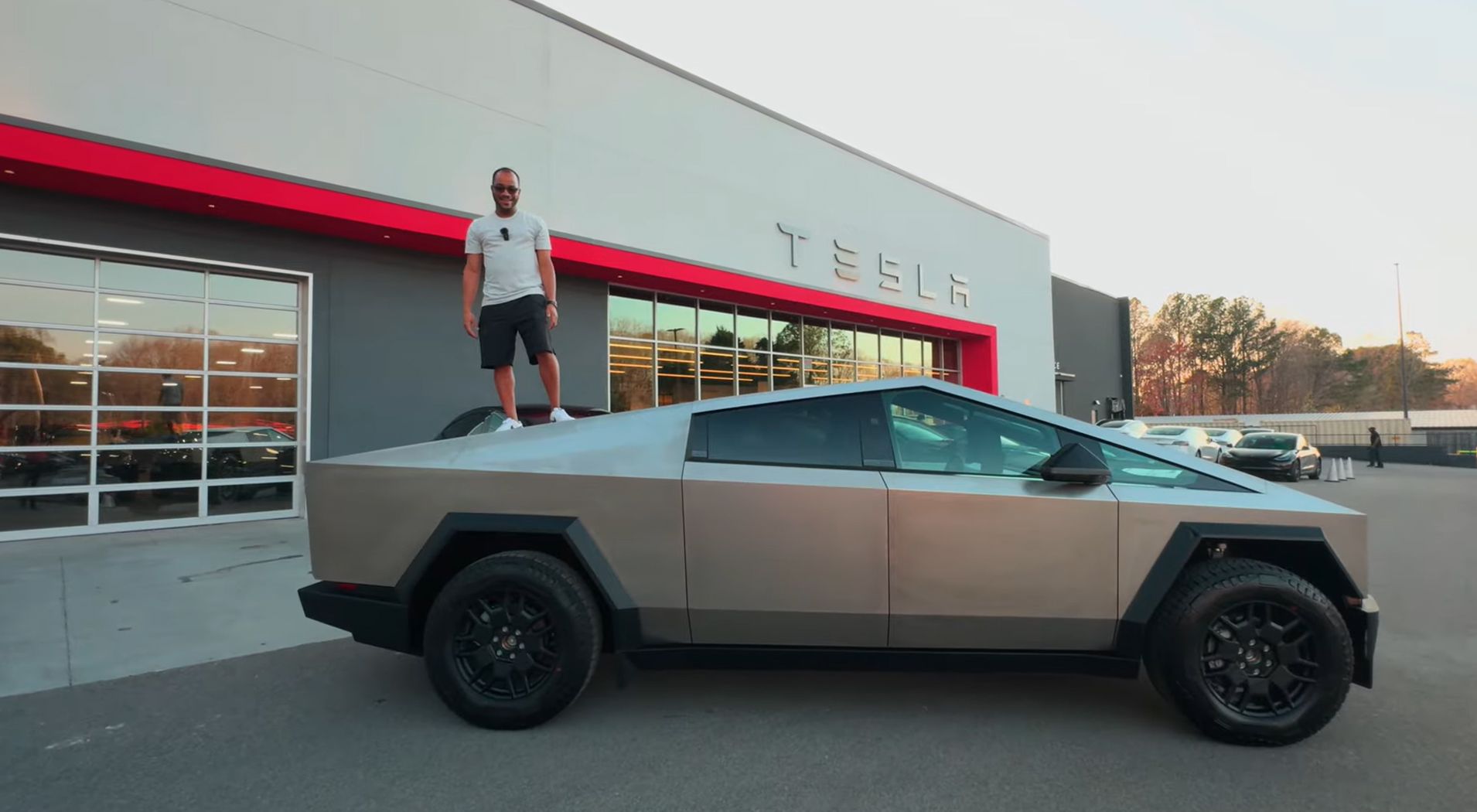 Tesla Cybertruck Fail: Fan Frustrated By Repeated…