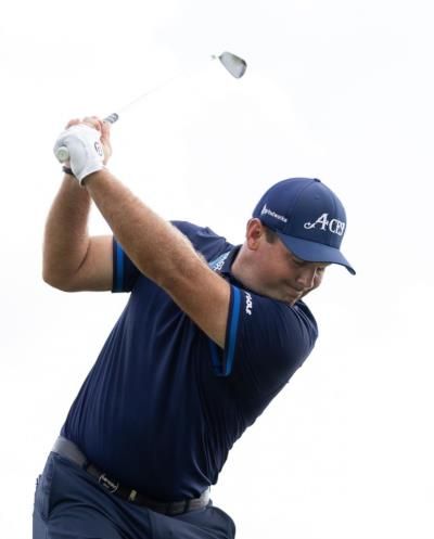 Patrick Reed Demonstrates Successful Golf Swing…
