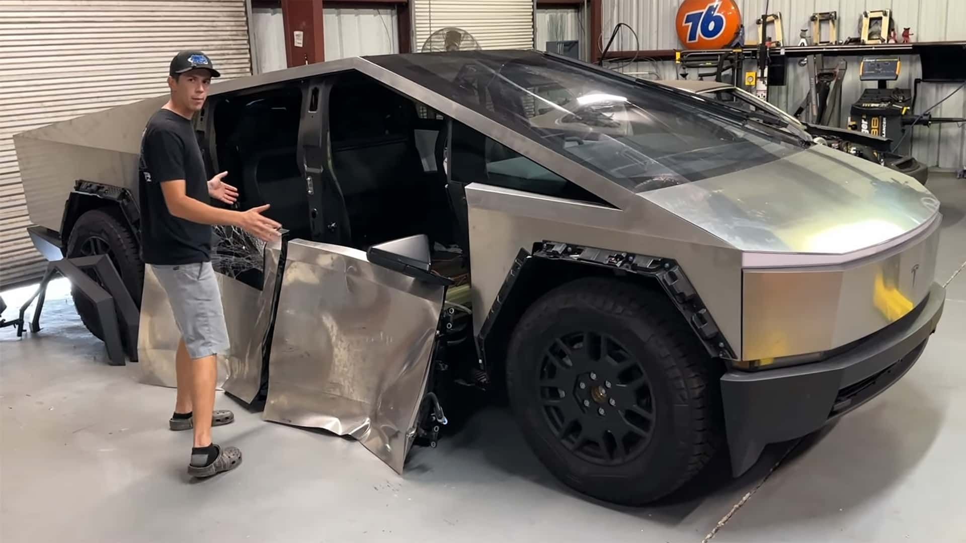 Wrecked Tesla Cybertruck Becomes DIY Repair Project.…
