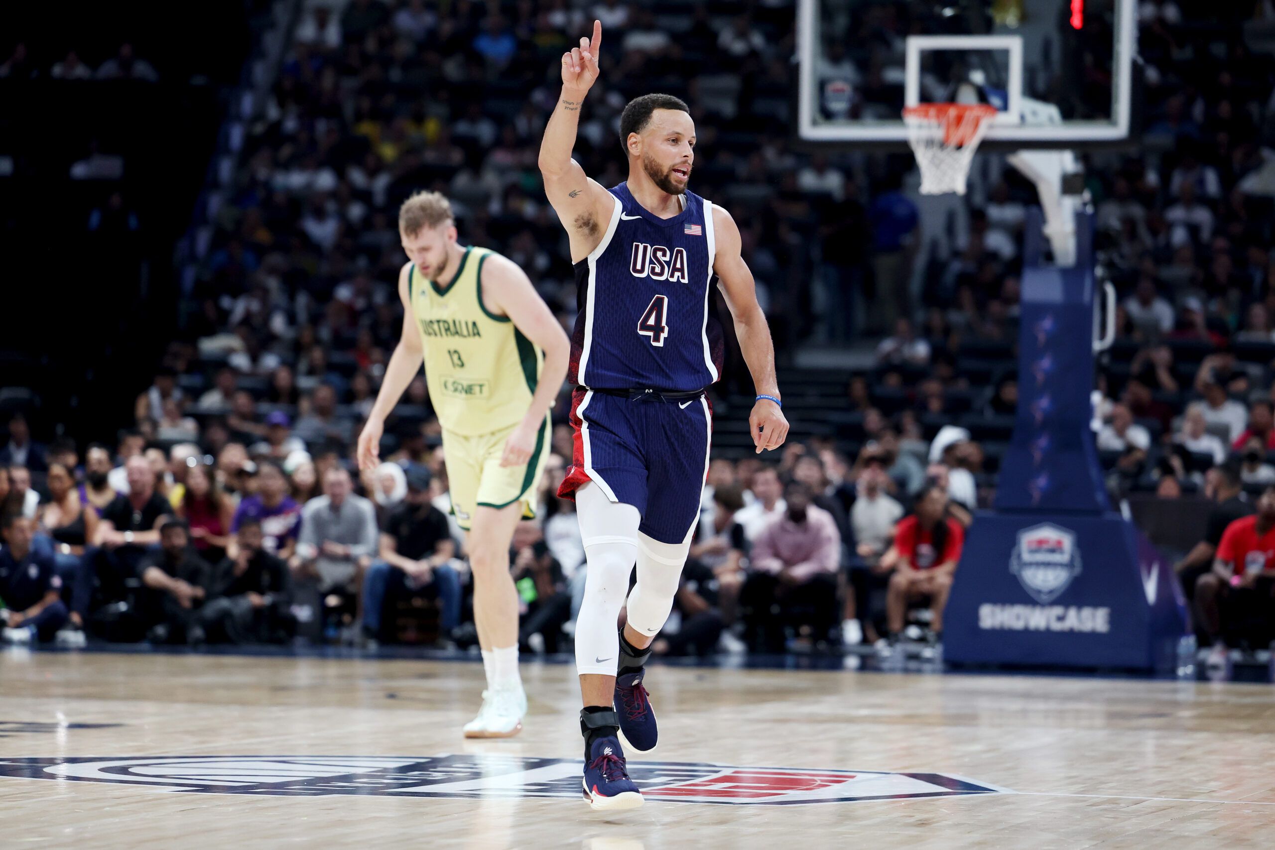 Steph Curry notches 3 points in Team USA’s showcase…