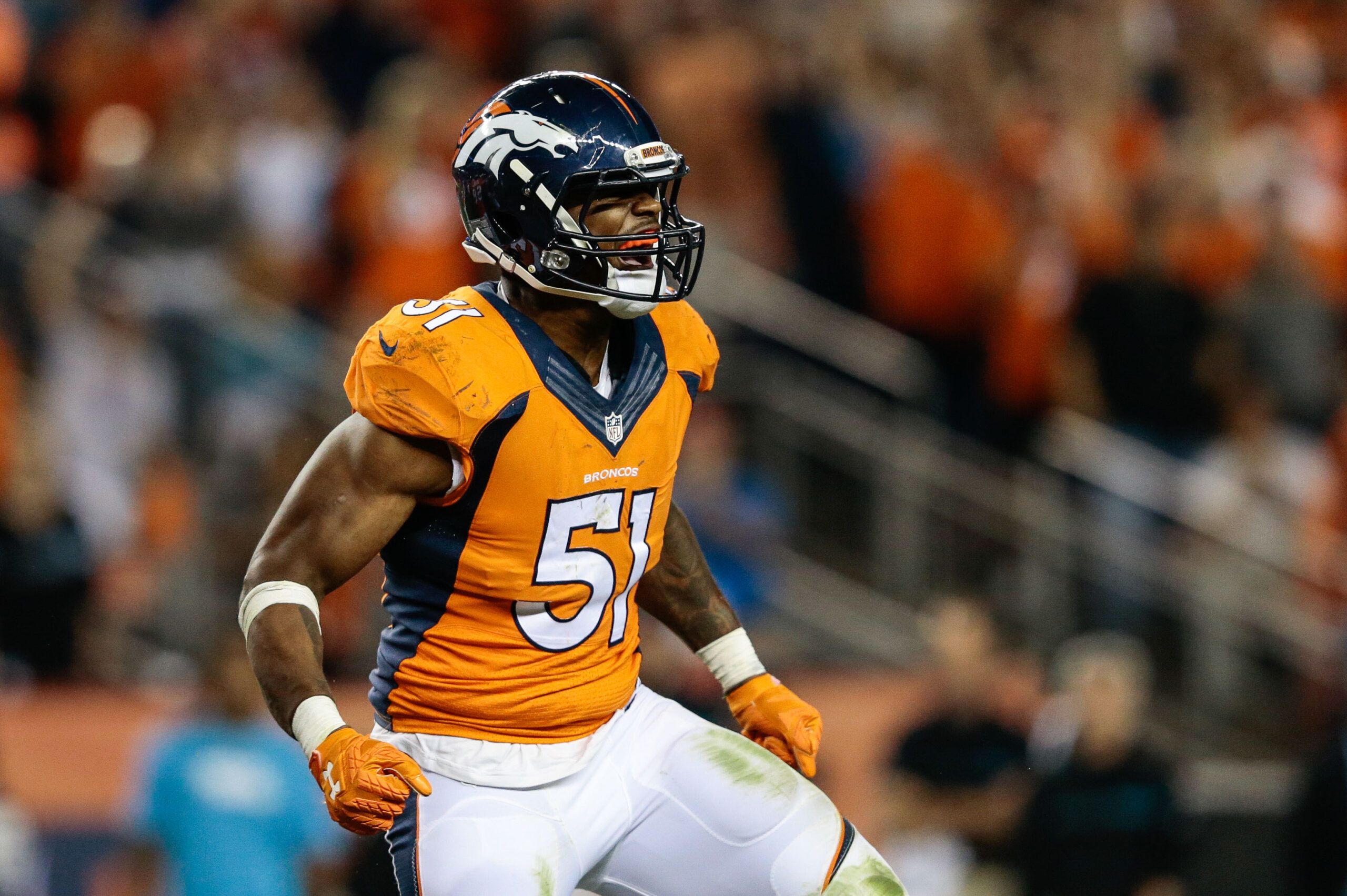 Todd Davis will be an intern coach at Broncos training…