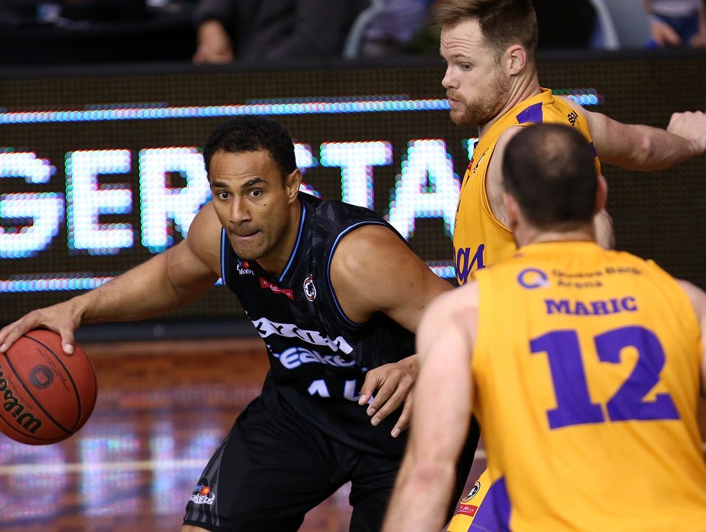 Basketball: Sydney spoil Mika Vukona's special night