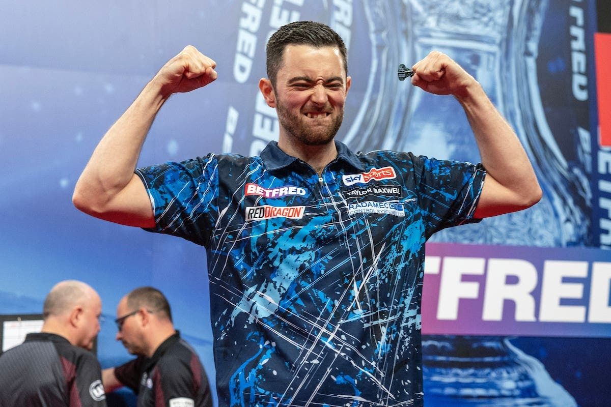 Luke Humphries beats Michael van Gerwen to win World…