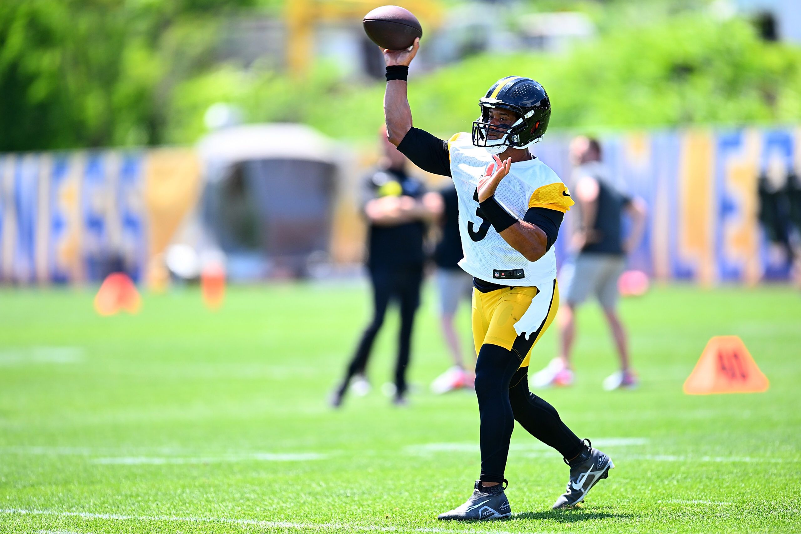 NFL writer goes way off script for potential Steelers…