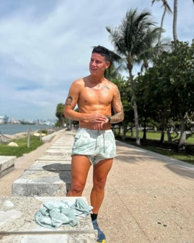 James Rodríguez Showcasing Physique In Shirtless Pose…