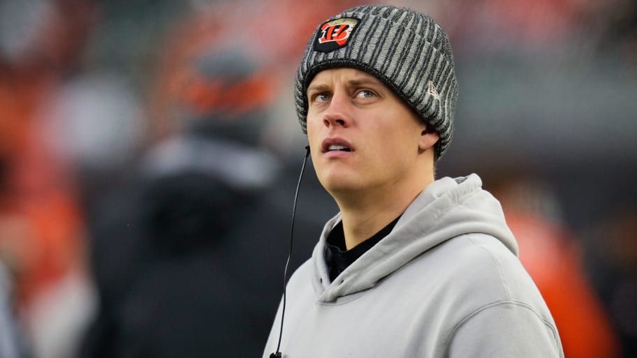 Joe Burrow Arrives at Bengals Training Camp With…