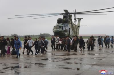 Kim Jong Un Oversees Rescue Of Flood-Stranded North…