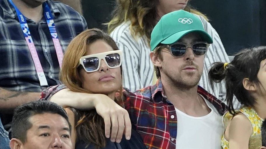 Ryan Gosling and His Very Safe Hat at the Olympics Led…