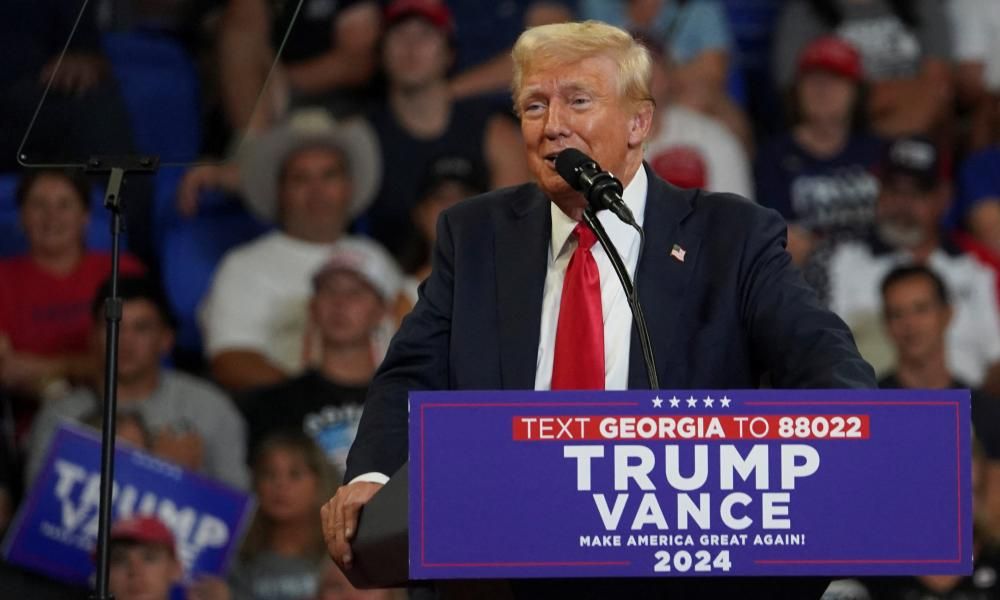 Trump shared private flight with Project 2025 head…