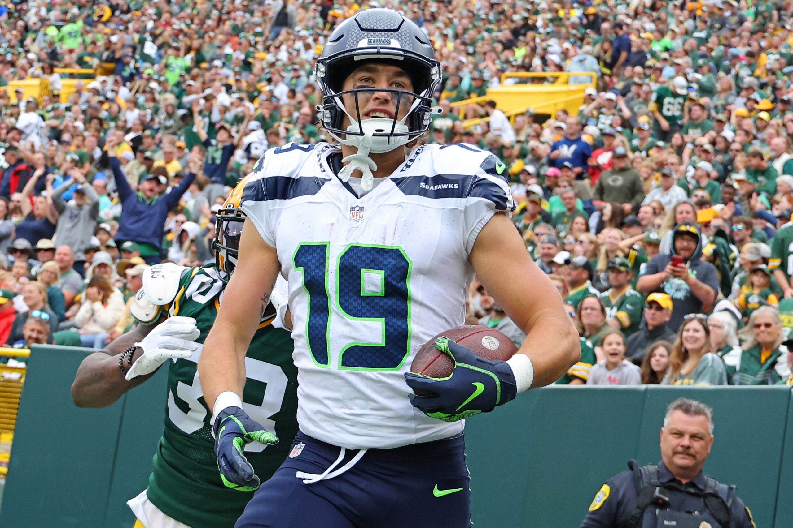 Seahawks WR Jake Bobo keeps making big-time plays at…