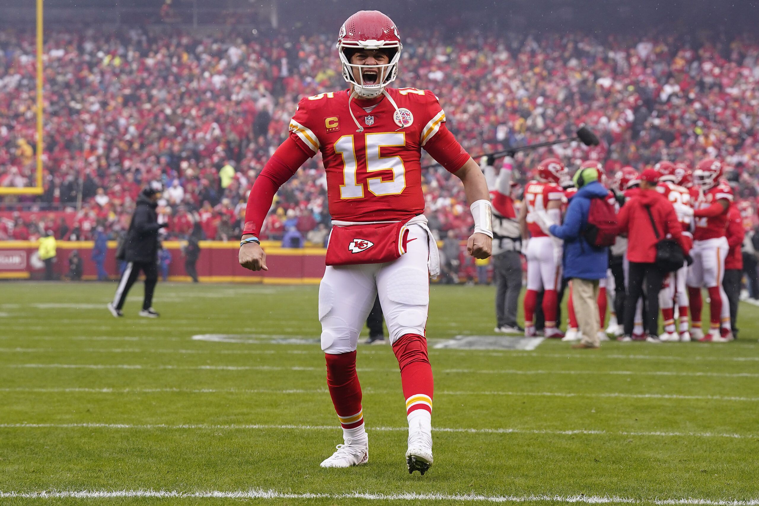 WATCH: Patrick Mahomes inspires teammates with pregame…