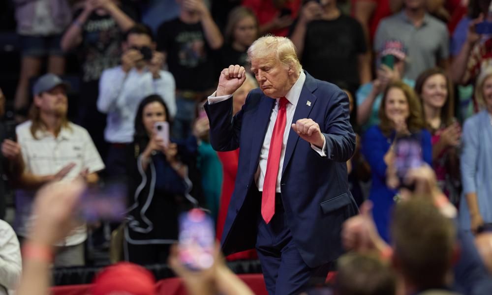 Feel the groove: Trump keeps on dancing – does it help…