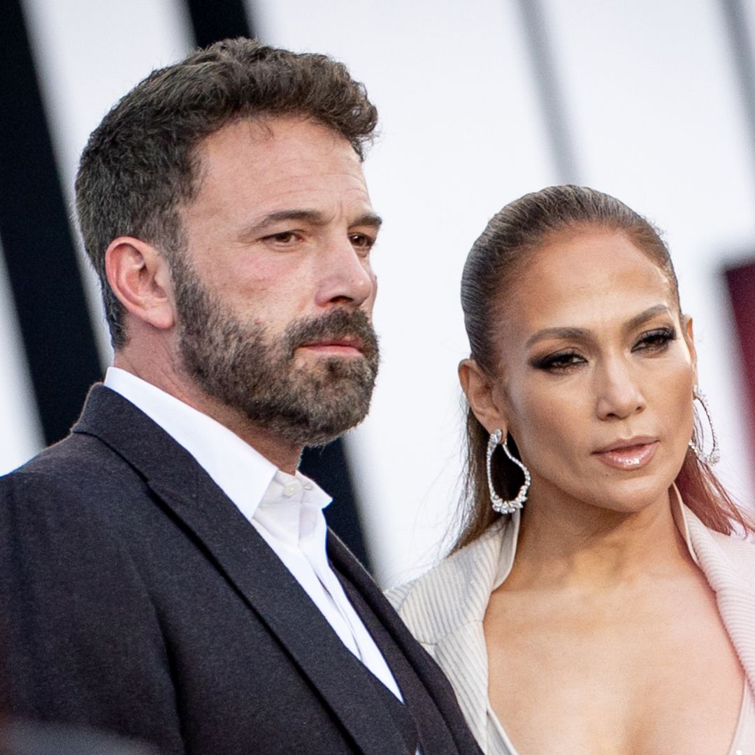 Jennifer Lopez Hangs Out at Ben Affleck’s House After…
