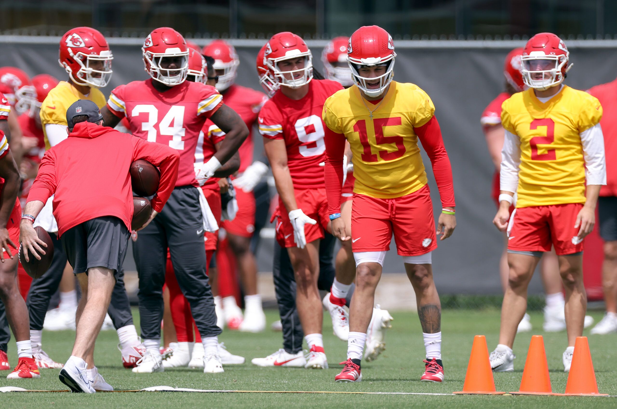 Patrick Mahomes reveals Chiefs training camp pizza…