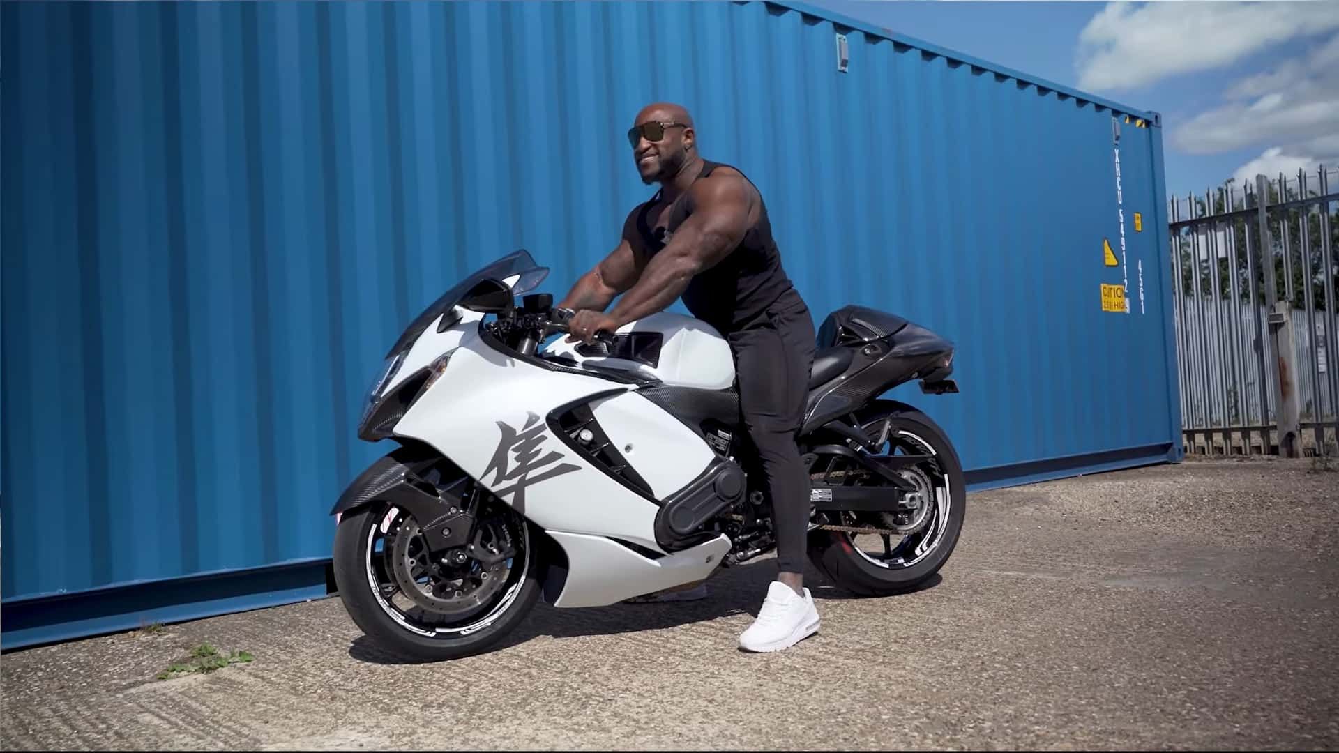 This Stealthy Hayabusa Looks Amazing, Hides a…