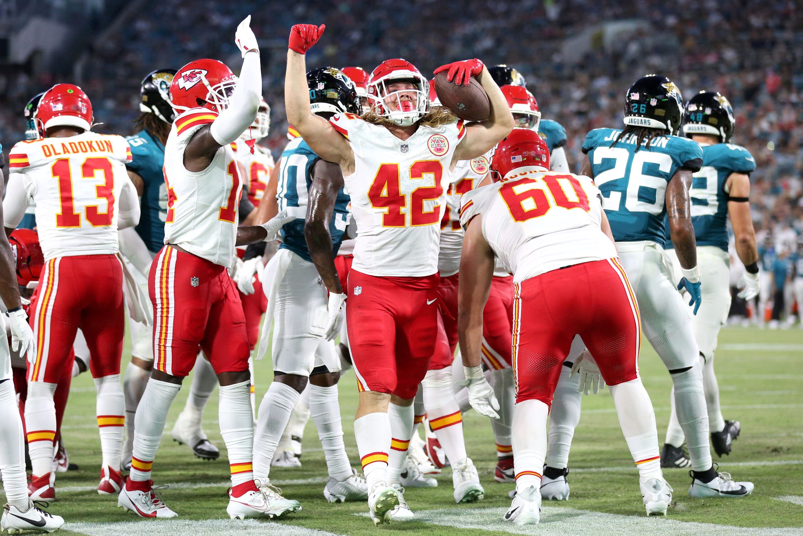Chiefs vs. Lions: Carson Steele shows off nifty…