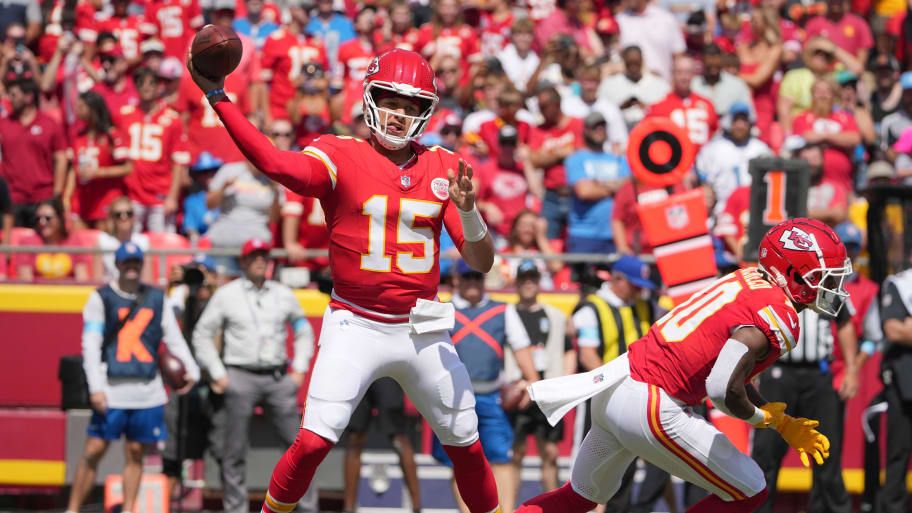 Patrick Mahomes Says He Threw Behind-the-Back Pass…
