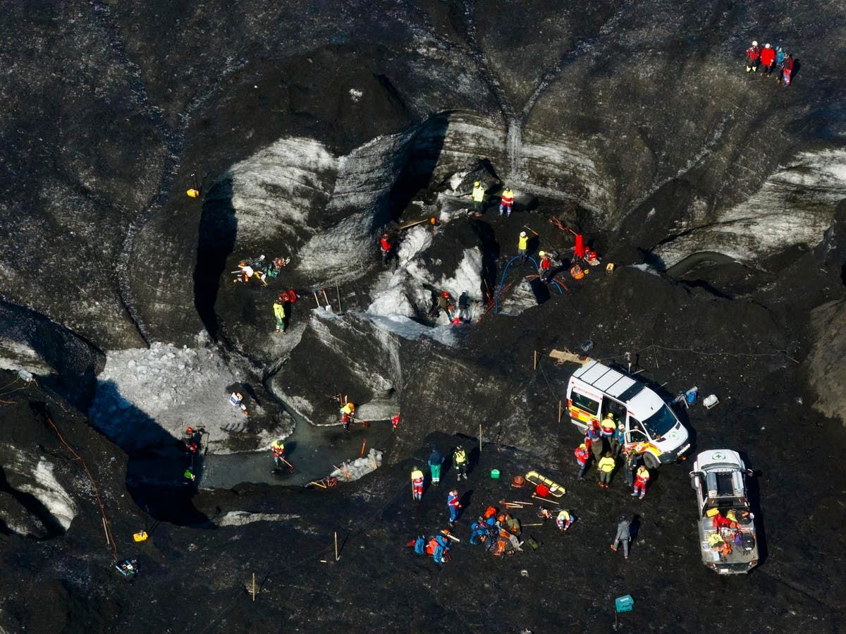 Ice cave collapse in Iceland kills 1 tourist and…