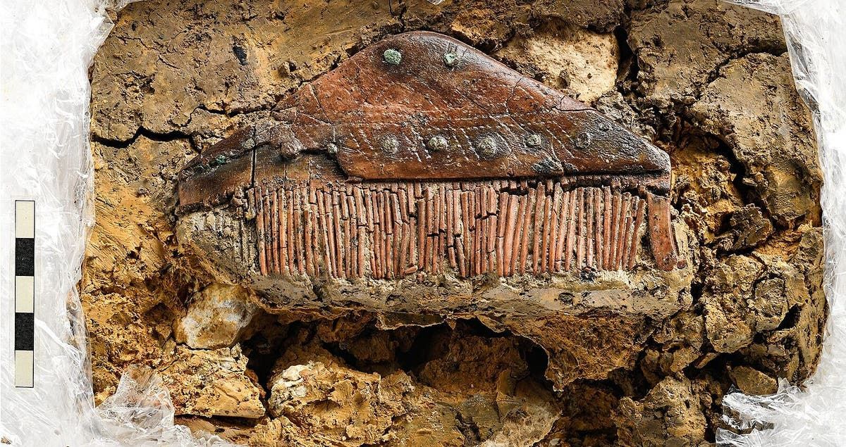 Archaeologists discover elaborate 1,700-year-old grave…