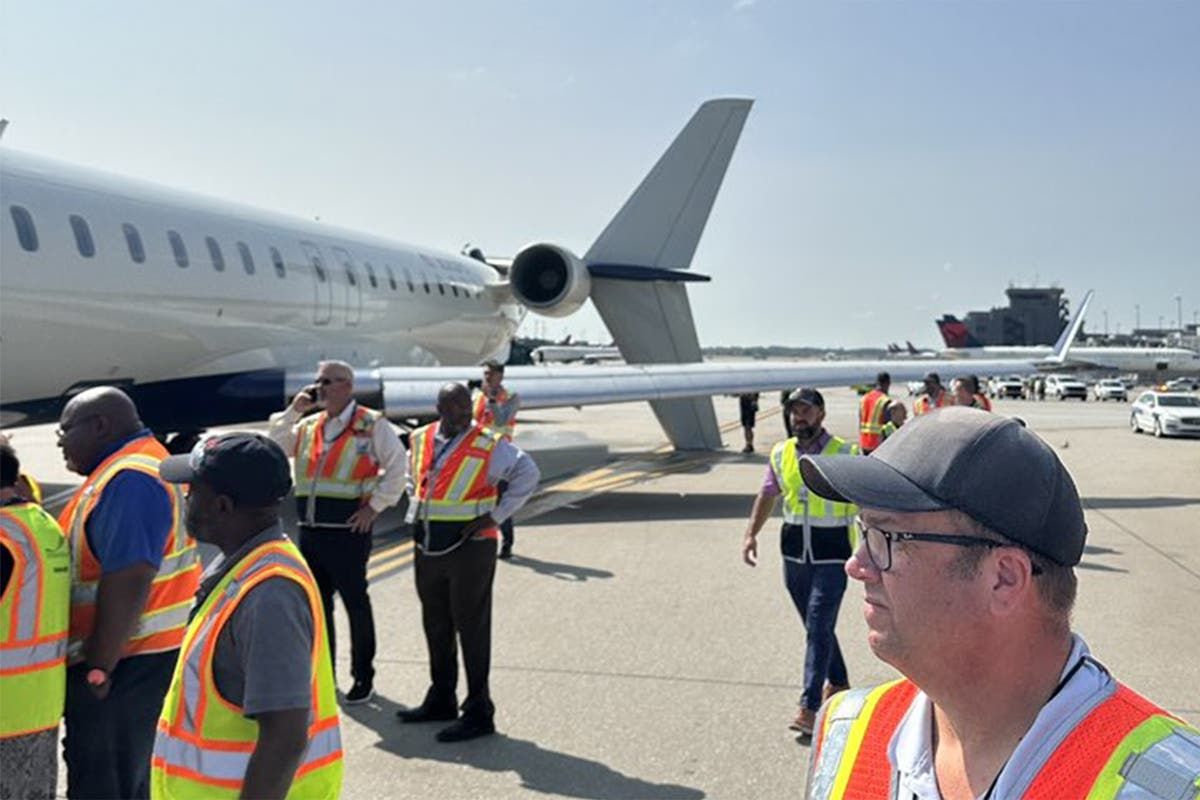 Delta plane tears tail off another jet after collision…