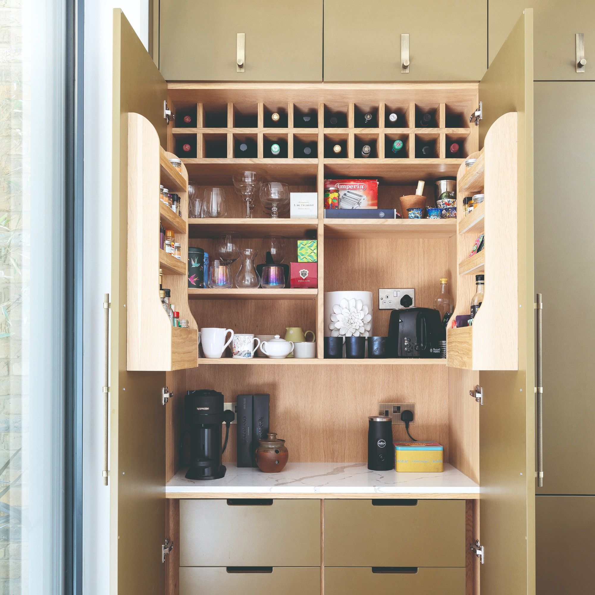 Should a pantry be the same colour as your kitchen?…