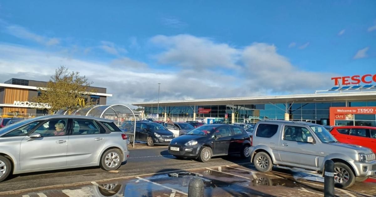 Watch as smoke fills Fife Tesco store as customers…