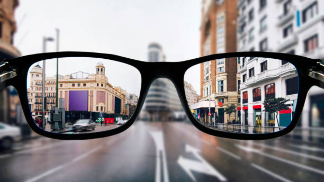 Does myopia get better when post 40?