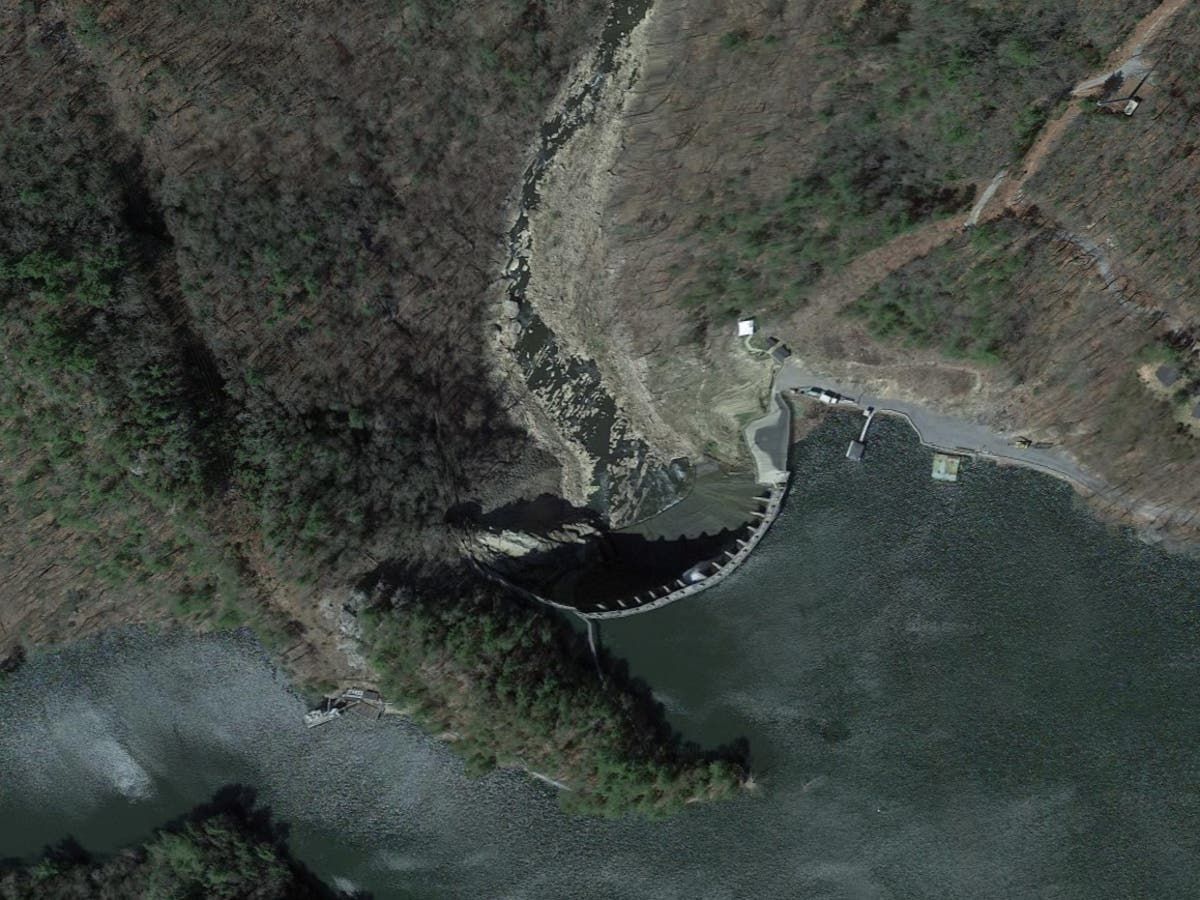 Hundreds evacuated over feared dam failure in North…