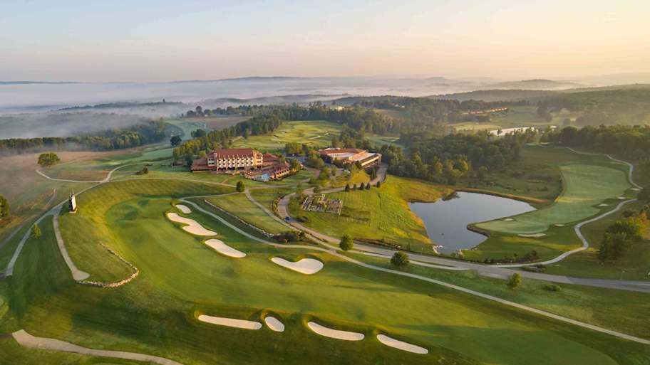 An Uncommon Luxury Getaway Awaits at This Pennsylvania…